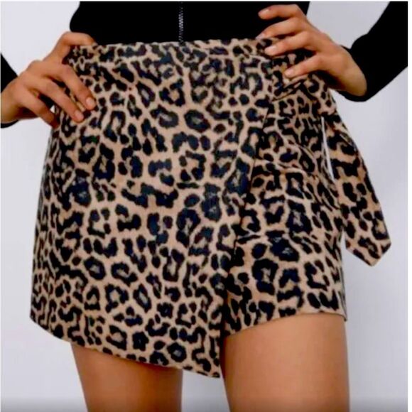 Zara | Shorts | Zara Leopard Print Cheetah Short Mini Skort Size Xs ...